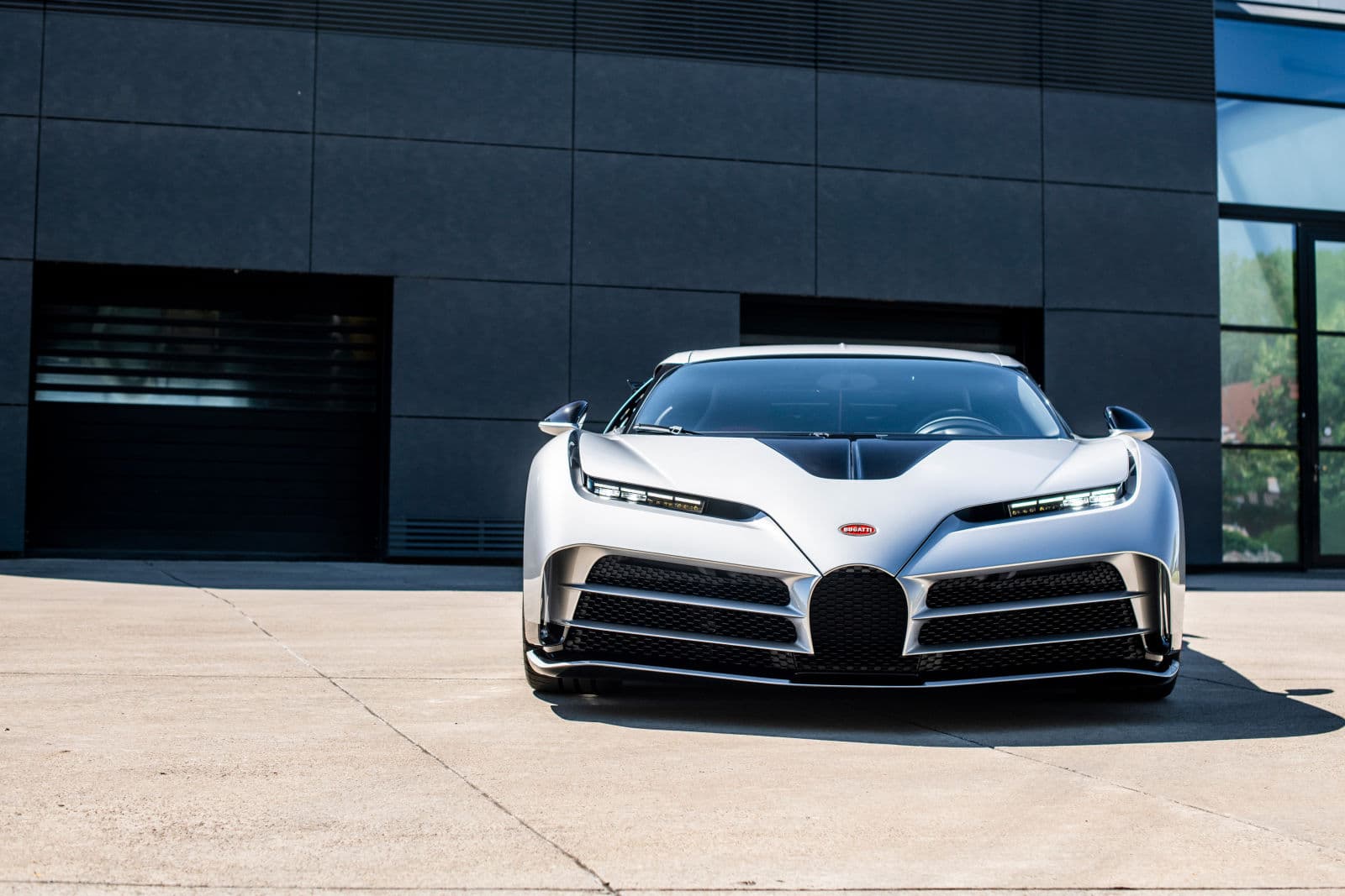 Bugatti Centodieci: Inspired by the legendary EB110 Supersport ...